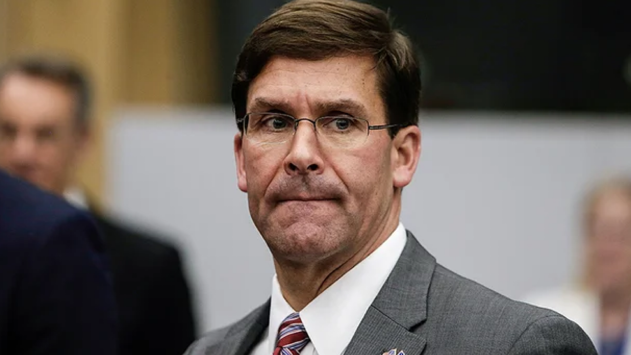 Donald Trump removió de su cargo al secretario de Defensa, Mark Esper ...