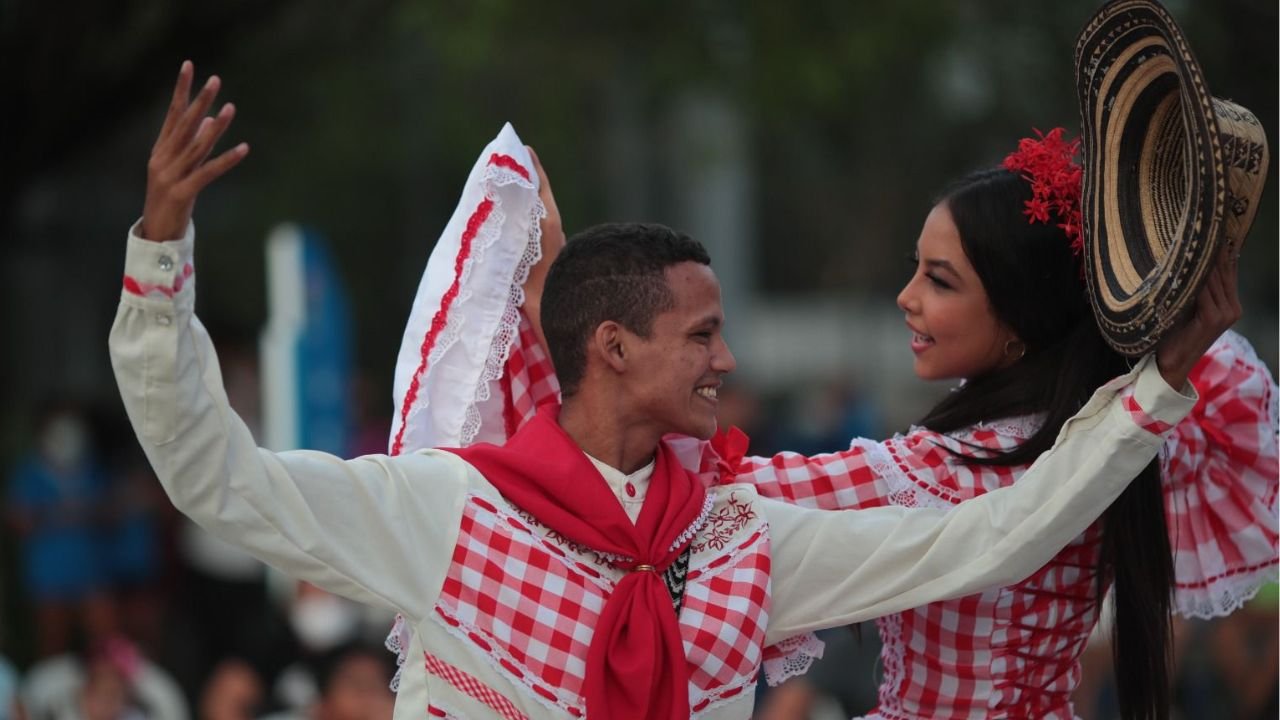 Se prende la fiesta en el Atlántico: Sirenato de la Cumbia y Festival ...